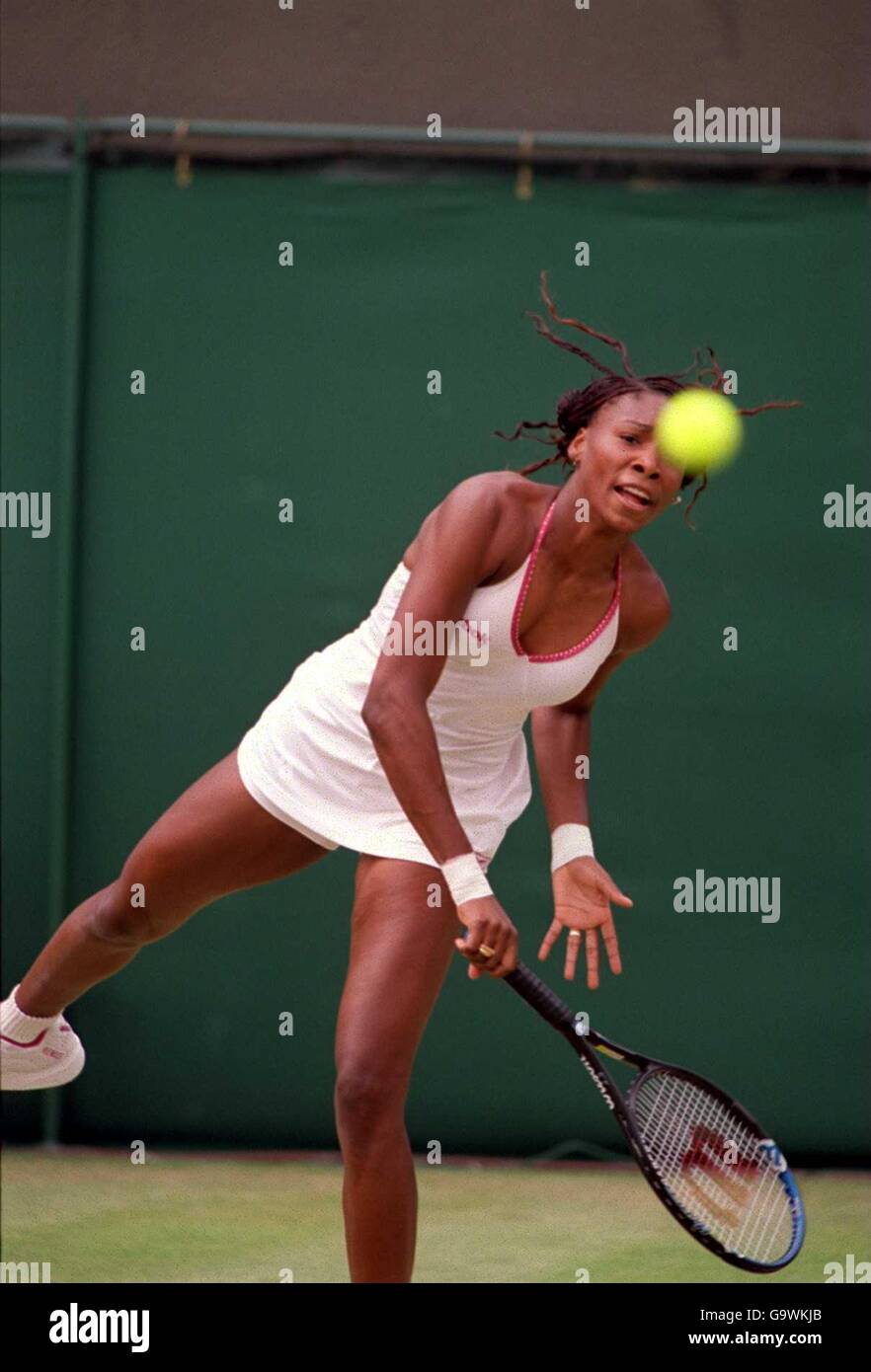Tennis, Wimbledon 2001, Fourth Round. Venus Williams in action against ...