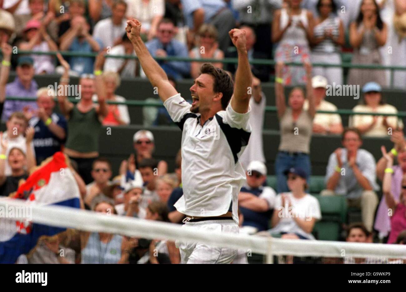 Tennis - Wimbledon 2001 - Fourth Round Stock Photo - Alamy