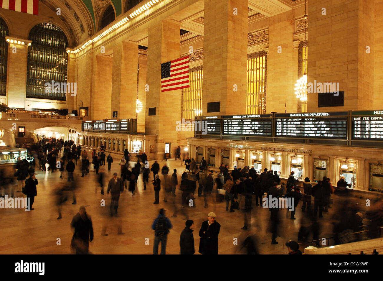 The main concourse during the evening rush hour, at Grand Central ...