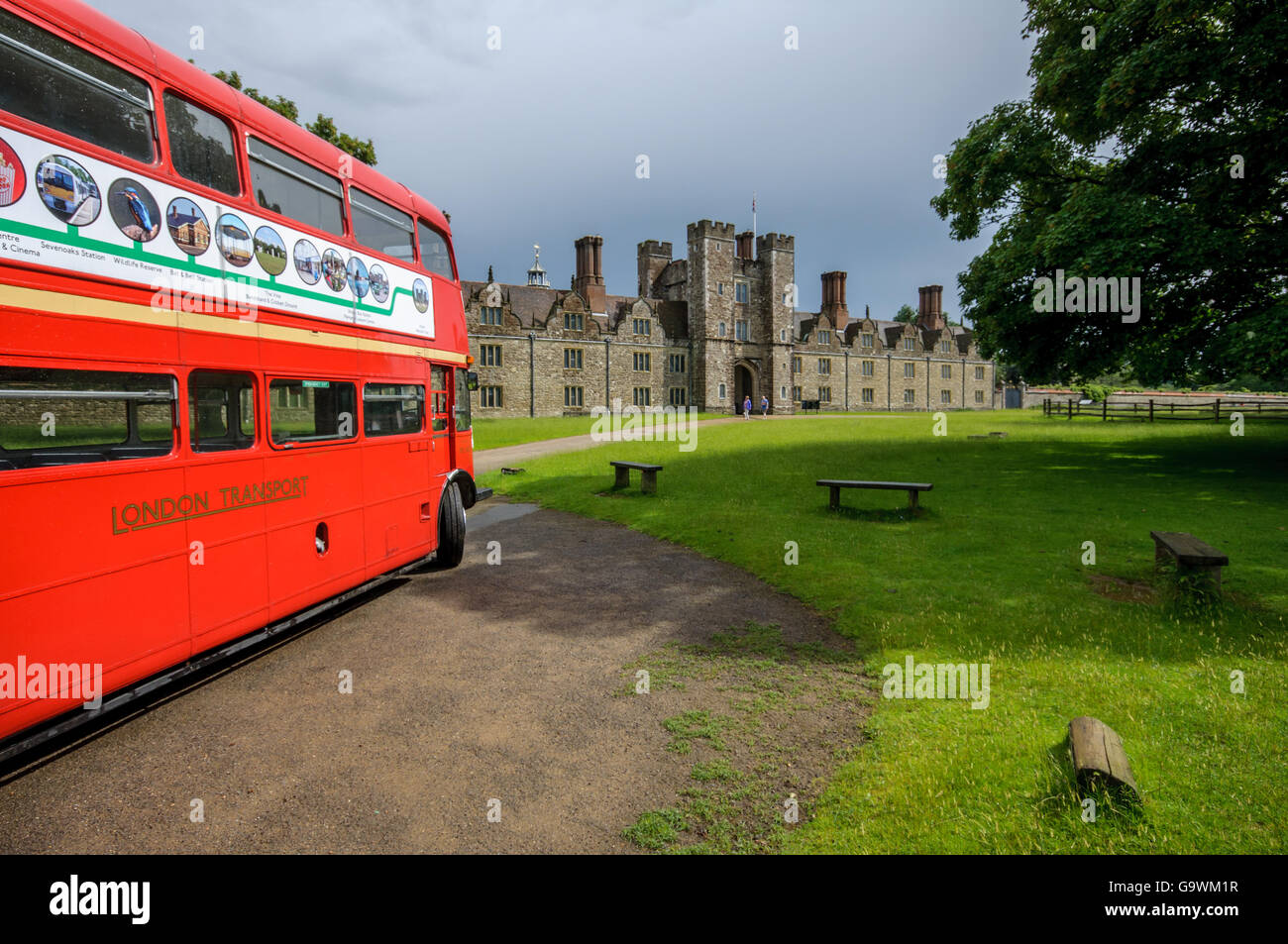 Knole house national trust building hi-res stock photography and images ...