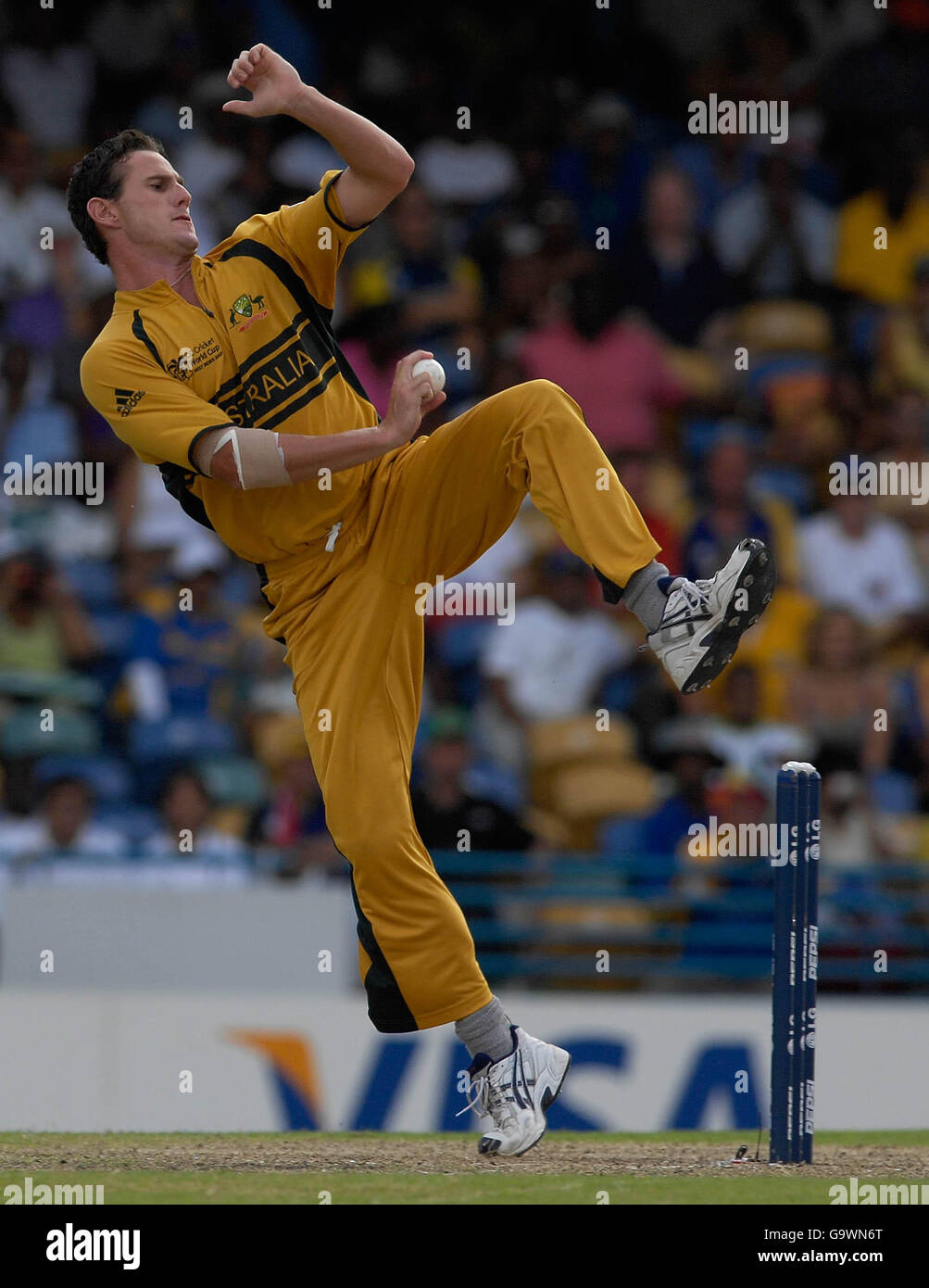 Australias shaun tait bowls against sri lanka hi-res stock photography ...