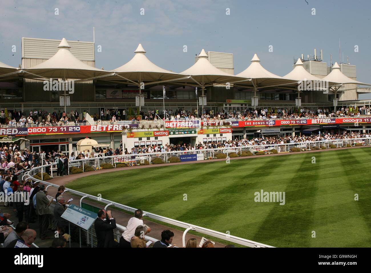 Looking towards the grandstand at sandown park hi-res stock photography ...