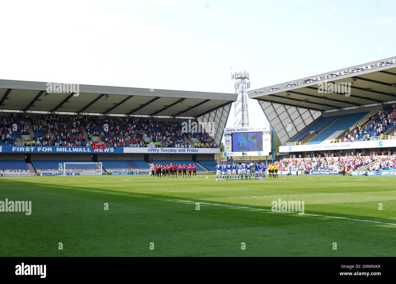 The new millwall football ground hi-res stock photography and images ...