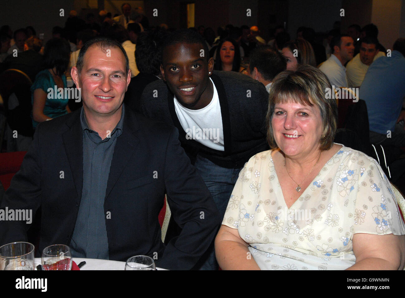 Soccer - FA Barclays Premiership - Charlton Athletic Supporters Club ...
