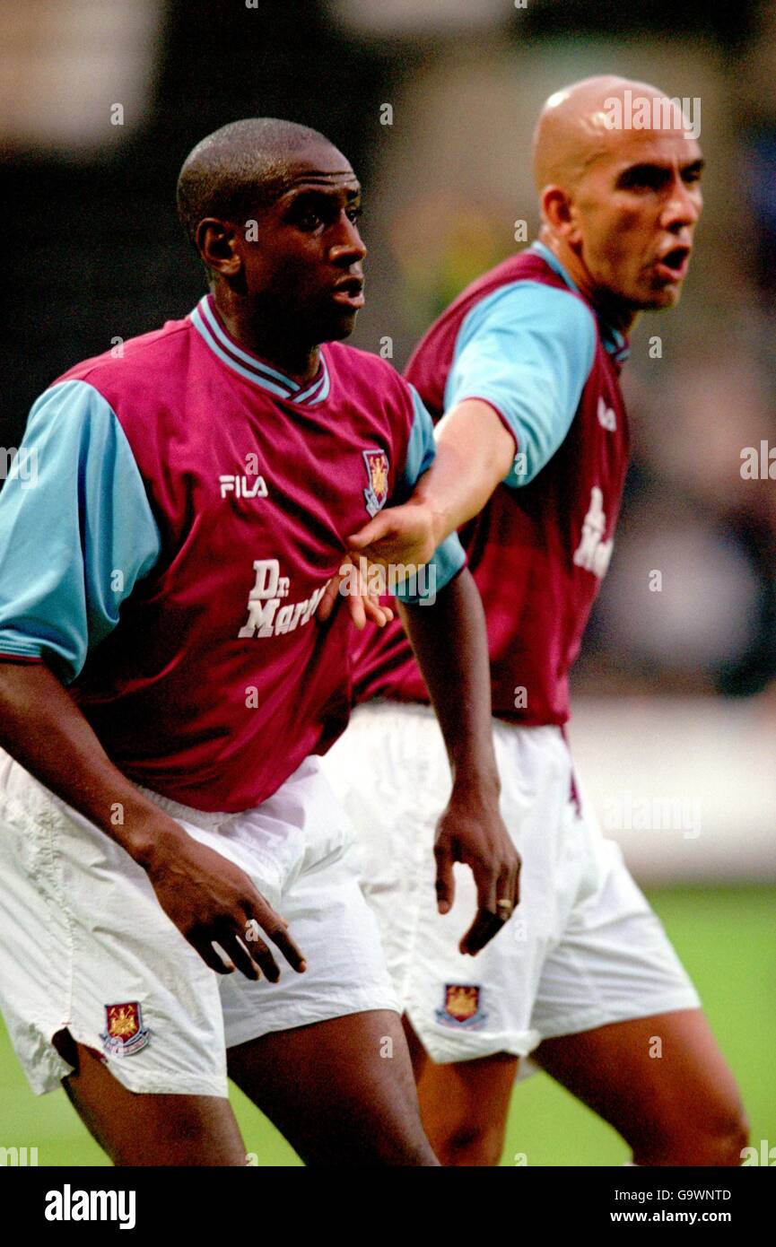 West ham uniteds adam newton hi-res stock photography and images - Alamy