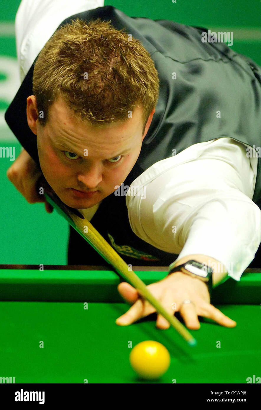 Shaun Murphy in action against Matthew Stephens during the quarter ...