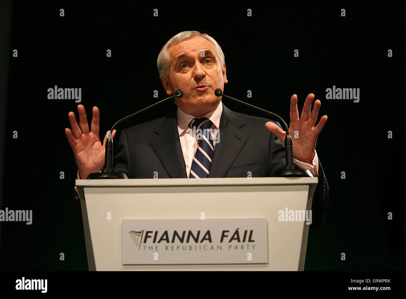 Fianna fail manifesto launch hi-res stock photography and images - Alamy