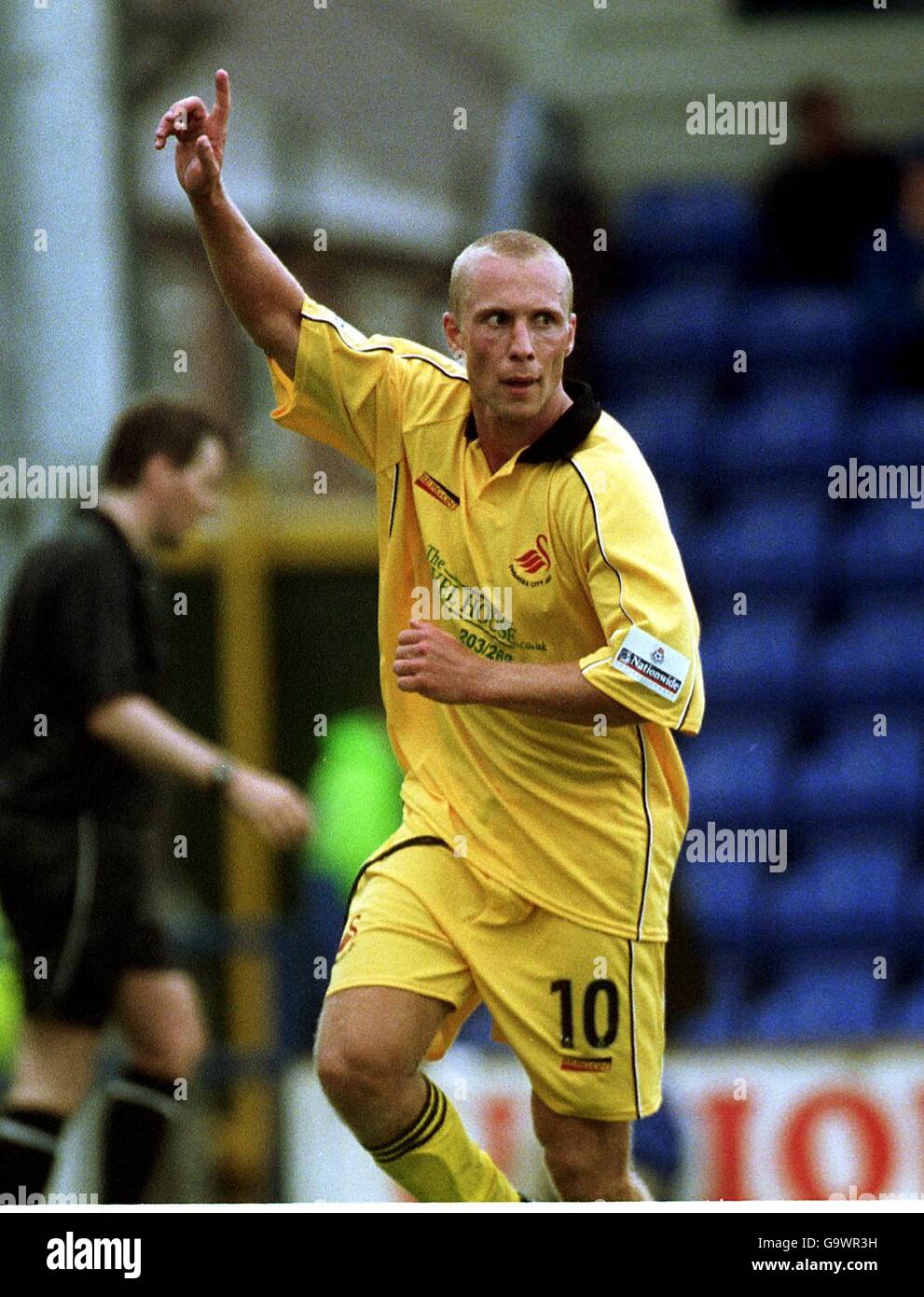 Swansea City's Steve Watkin celebrates the third goal Stock Photo - Alamy