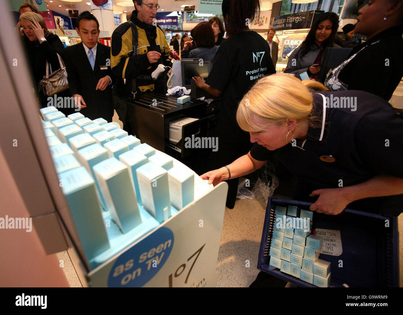 Boots flagship store hi-res stock photography and images - Alamy