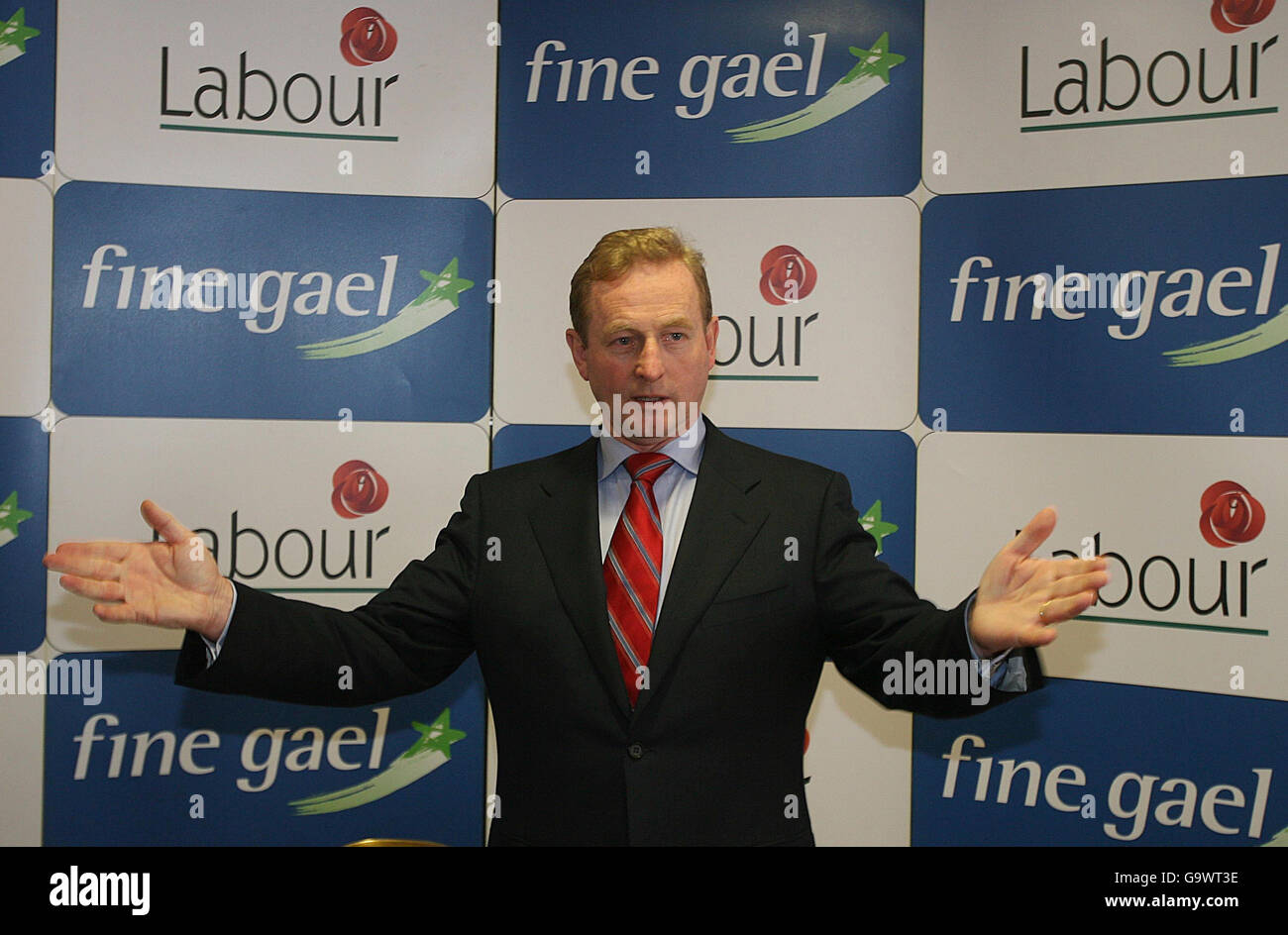 Fine gael logo hi-res stock photography and images - Alamy