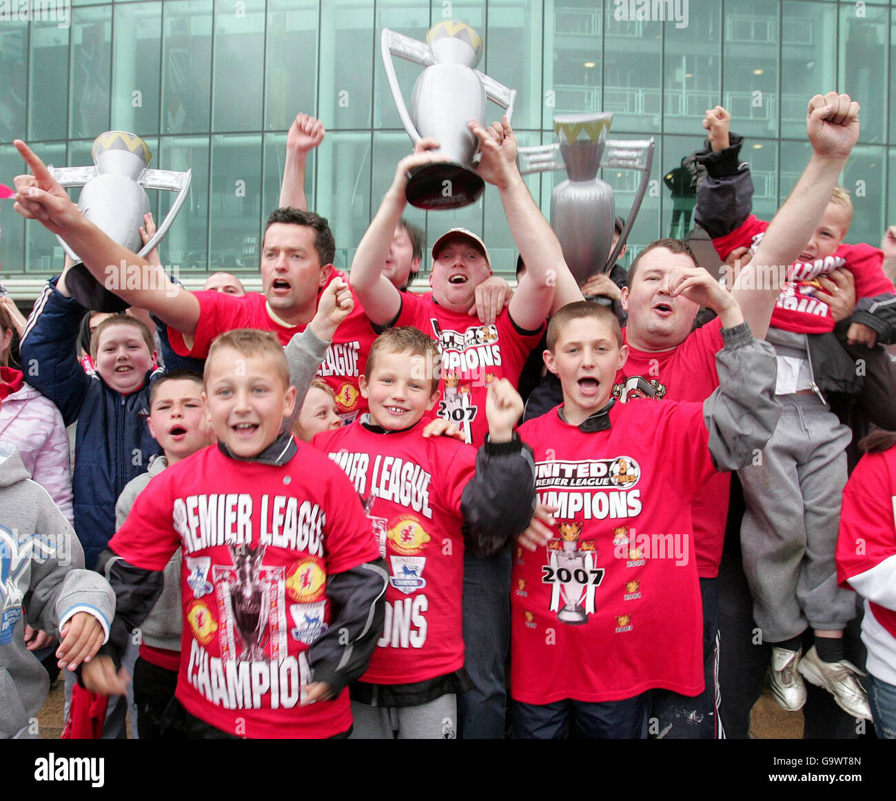 Soccer - Manchester United fans - Old Trafford Stock Photo - Alamy