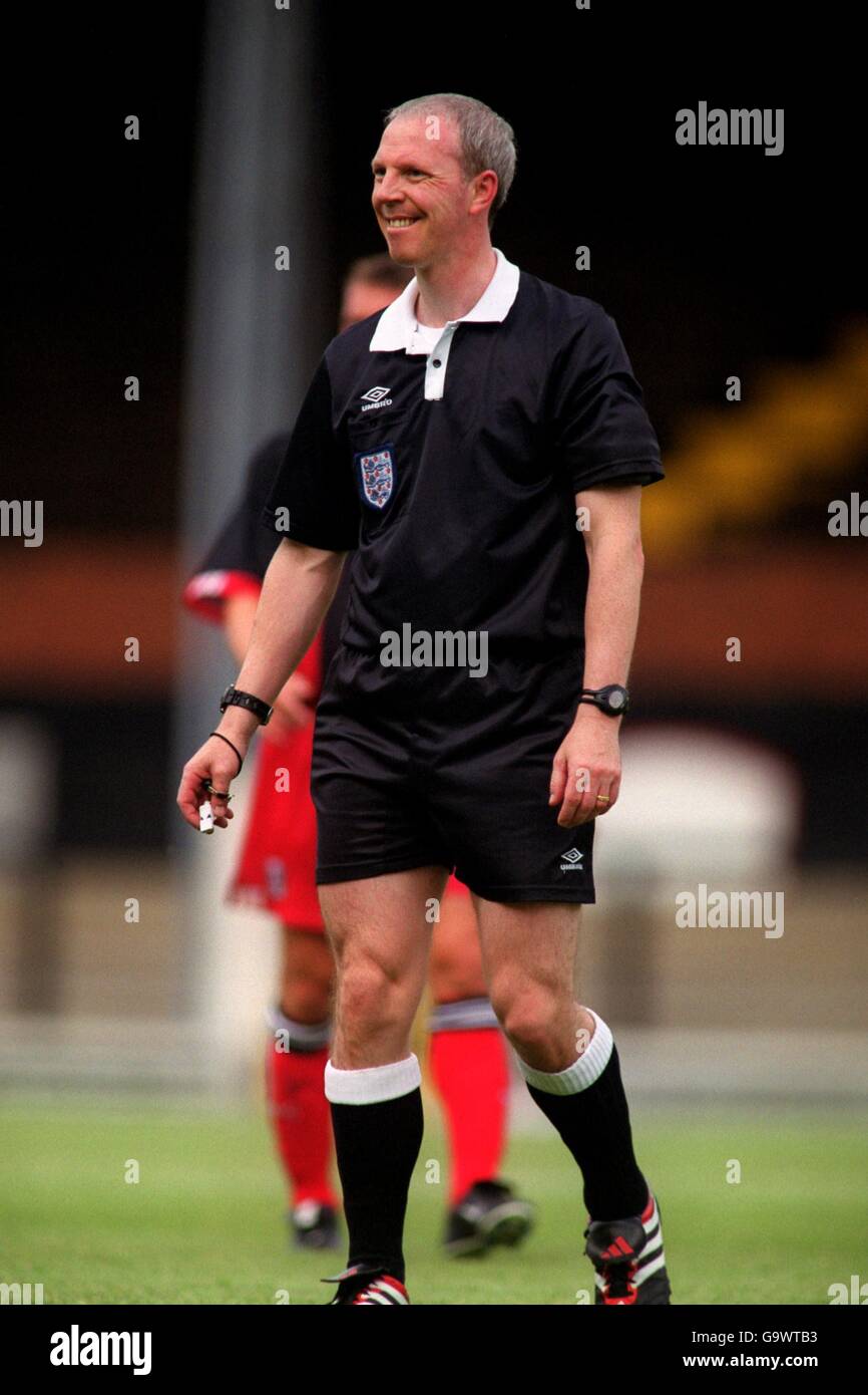Referee neale barry hi-res stock photography and images - Alamy