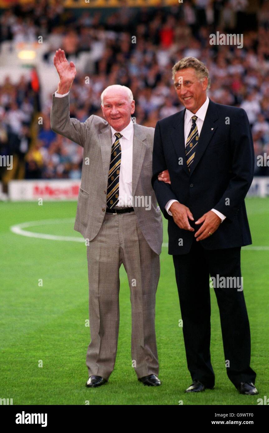 Bill nicholson waves to fans hi-res stock photography and images - Alamy