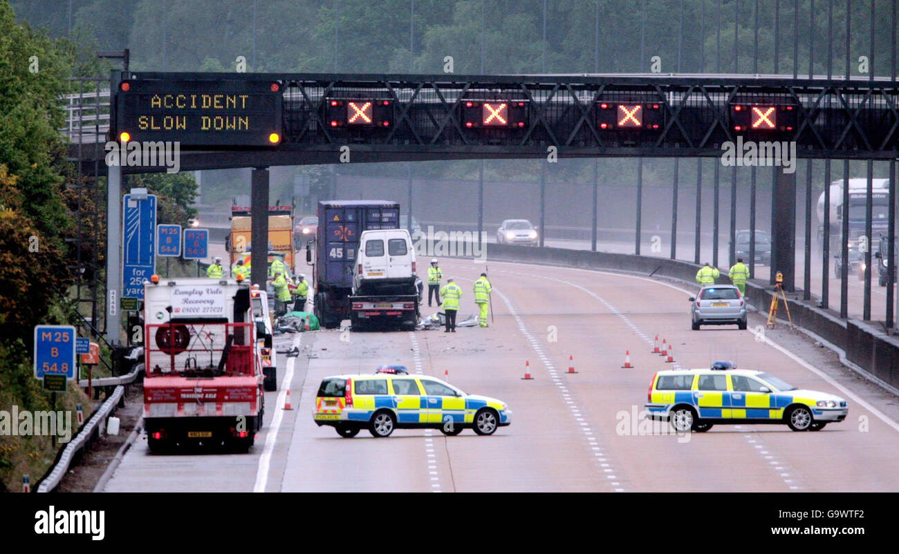 The scene of the crash on the M25 in Surrey which claims the lives of ...