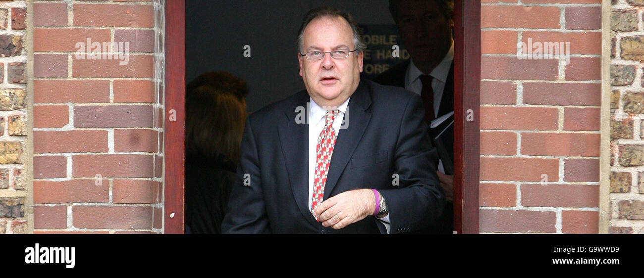 Lord falconer visits wormwood scrubs hi-res stock photography and ...