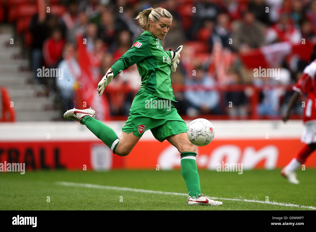 Emma byrne arsenal cup hi-res stock photography and images - Alamy