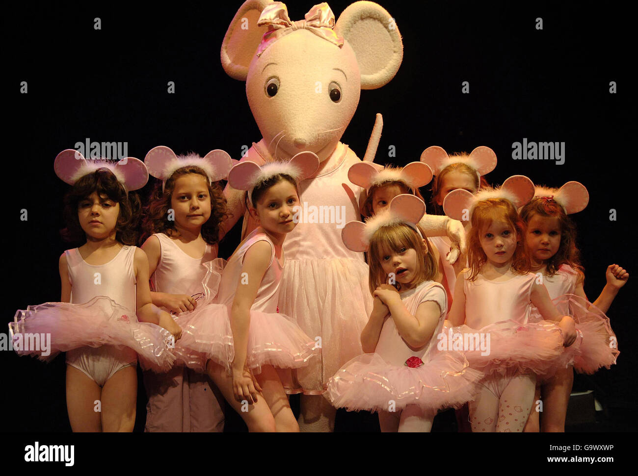 Angelina ballerina hi-res stock photography and images - Alamy