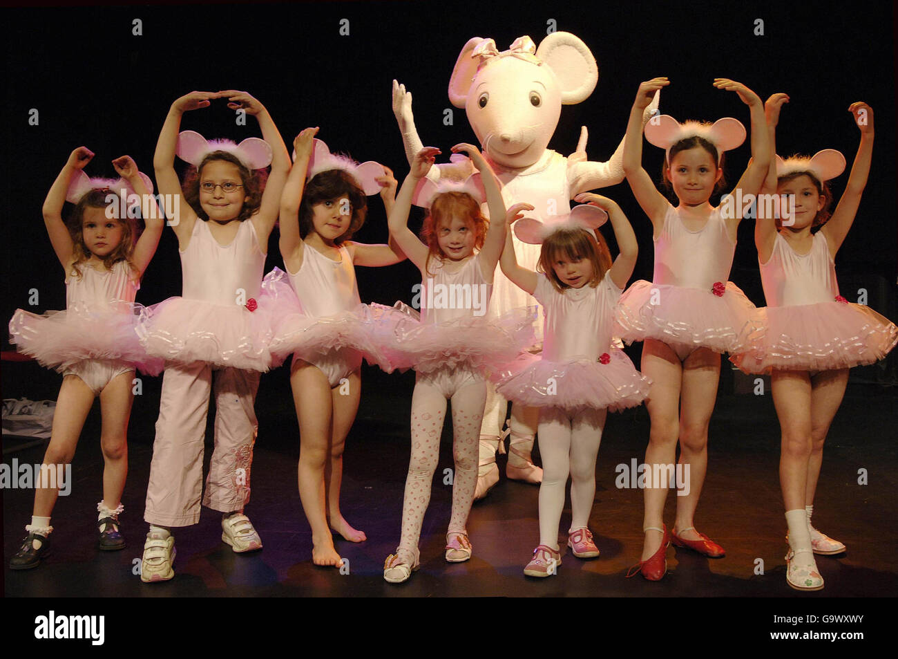 Angelina Ballerina Ballet Heartbreak Hotel