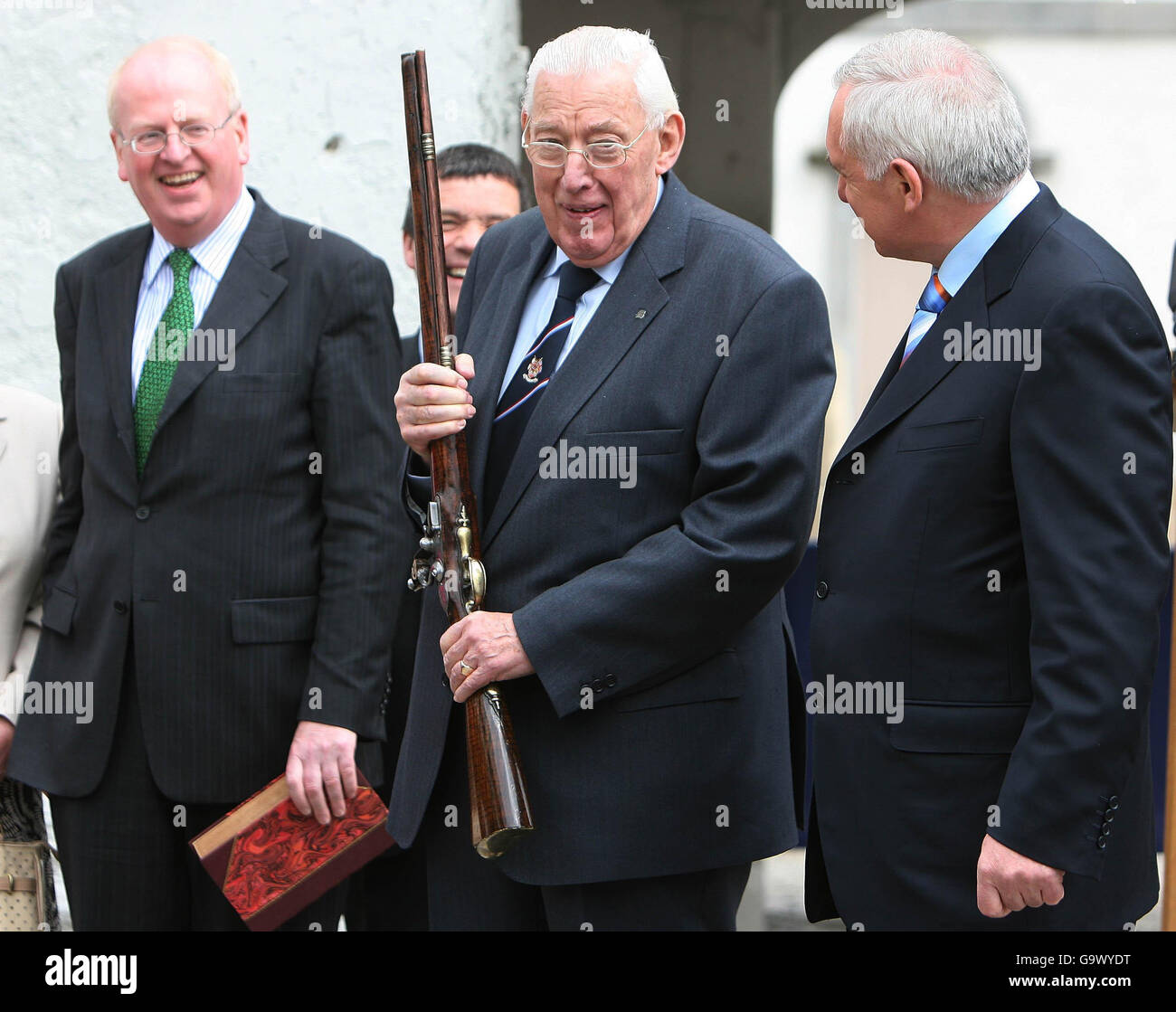 Ahern and Paisley in historic visit to battlefield Stock Photo - Alamy