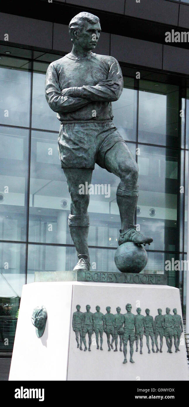 Unveiling Of Bobby Moore Statue At Wembley High Resolution Stock ...