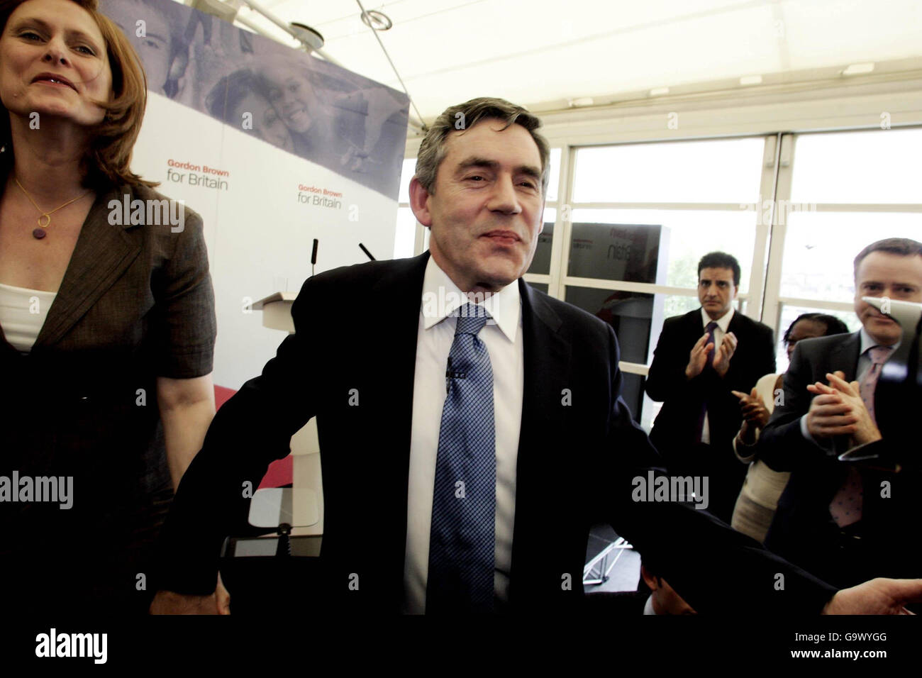 Politics wife holding hands smiling gordon brown hi-res stock ...