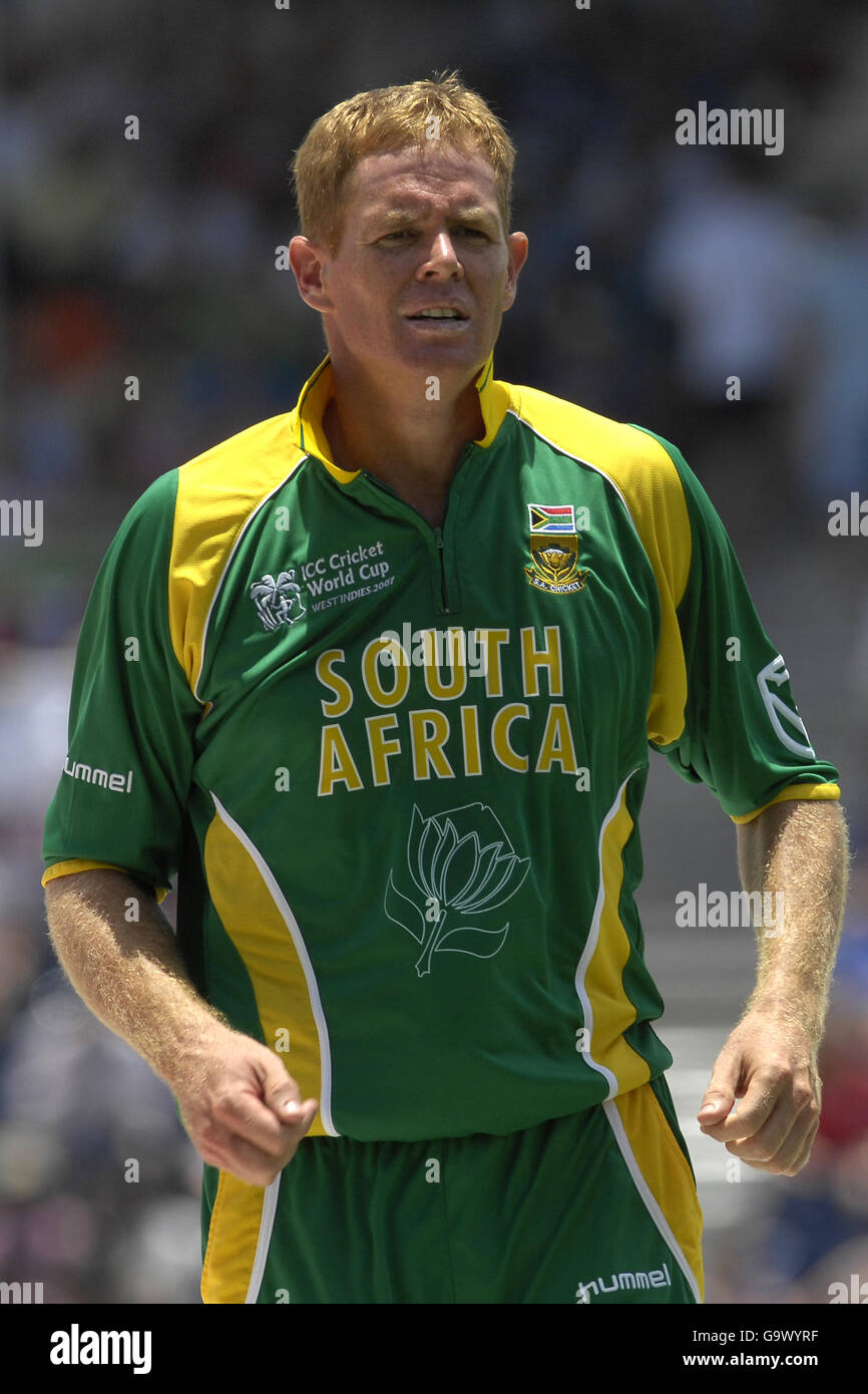 South Africas Shaun Pollock High Resolution Stock Photography and ...