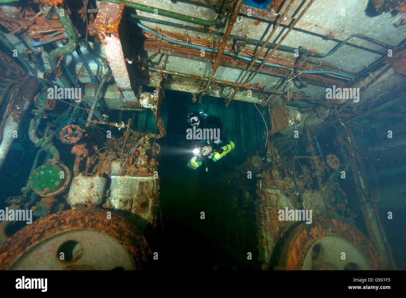 Tech-Diver in wreck, Diesel engine room, technical diving, tech diving ...