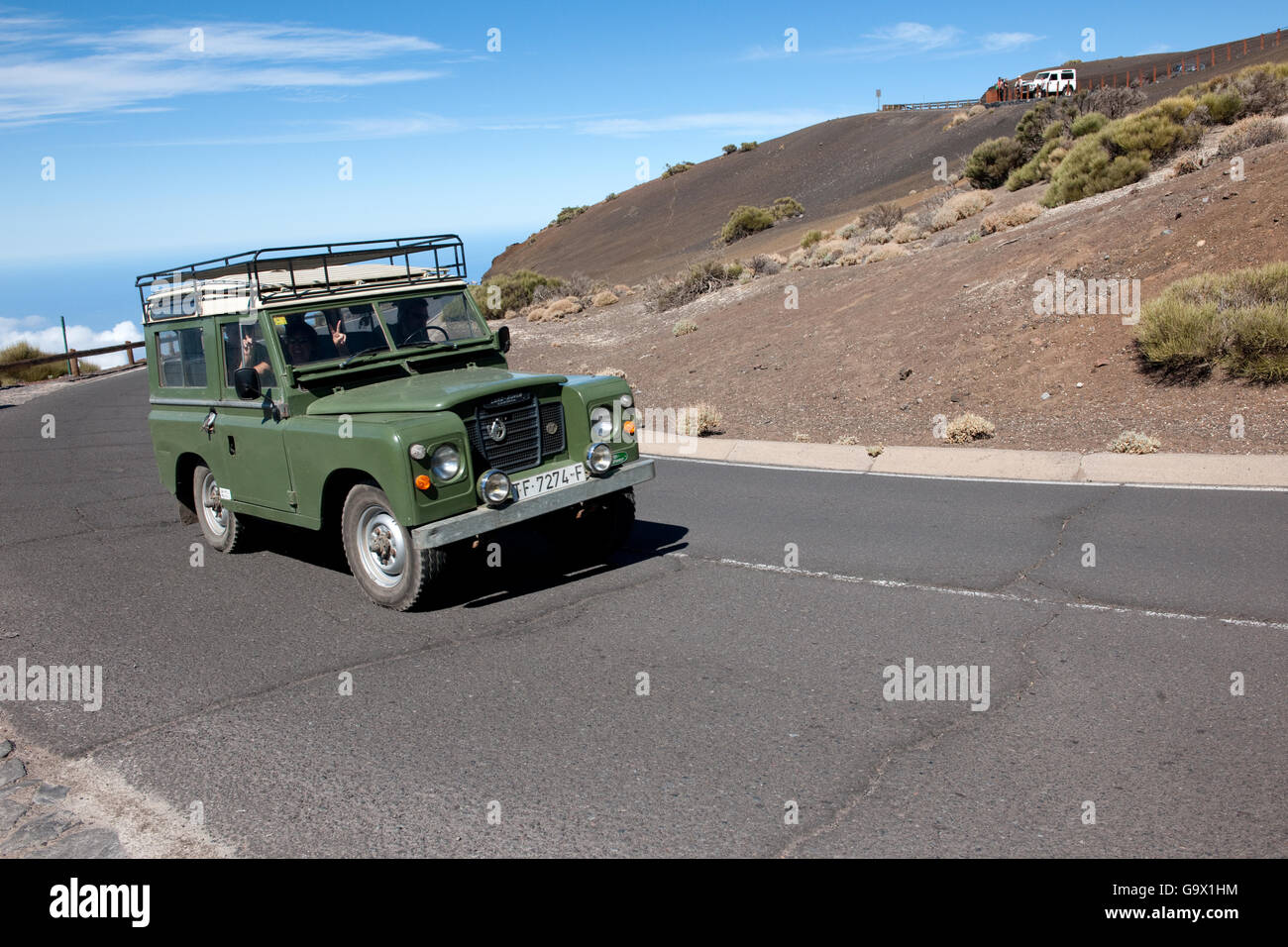 Land Rover on serpentine road, Teide National Park, Teneriffa, Tenerife ...