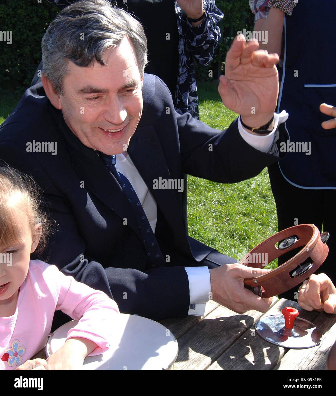 Chancellor Gordon Brown meets children at Bank Wood School in Sheffield ...