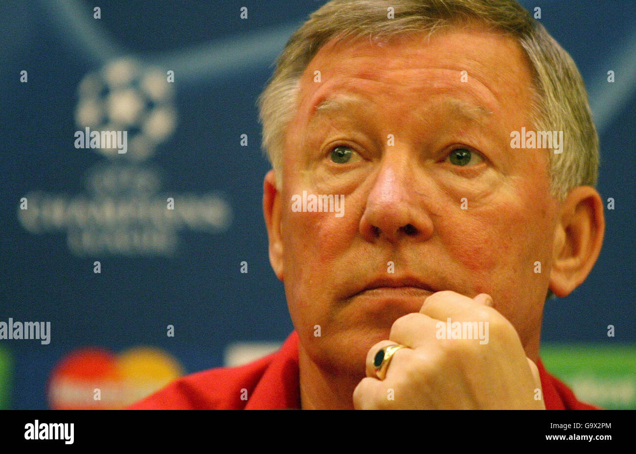 Sport football press conference head head shot alex ferguson hi-res ...