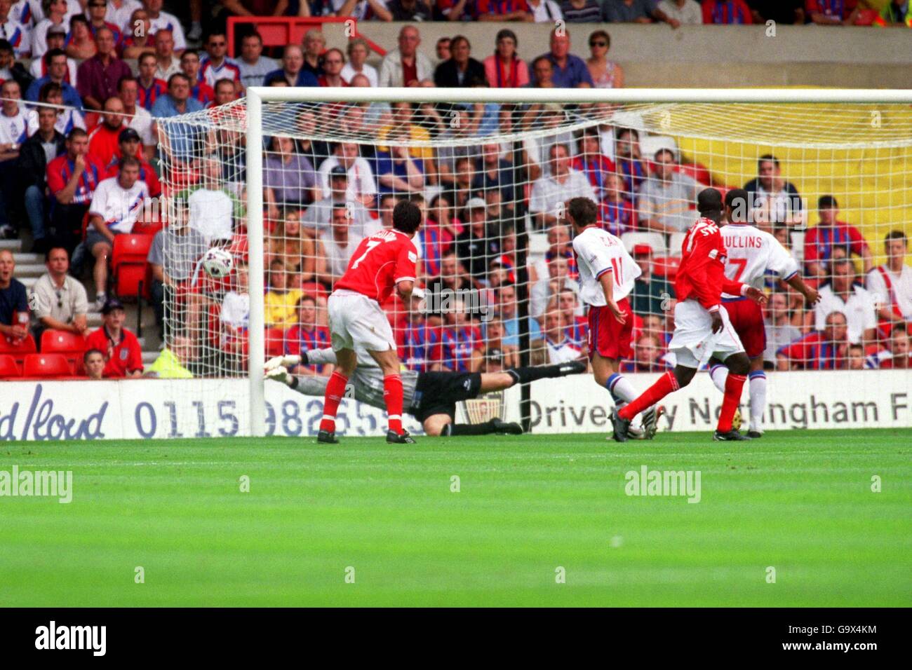 David prutton forest goal hi-res stock photography and images - Alamy