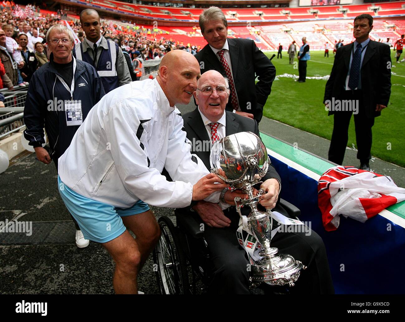 Who recently suffered a stroke hi-res stock photography and images - Alamy