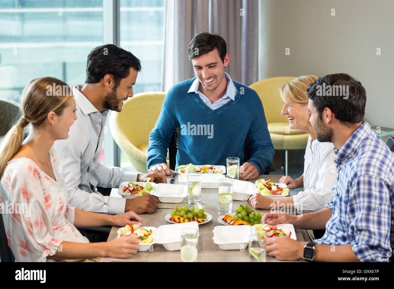 Business people having breakfast Stock Photo - Alamy