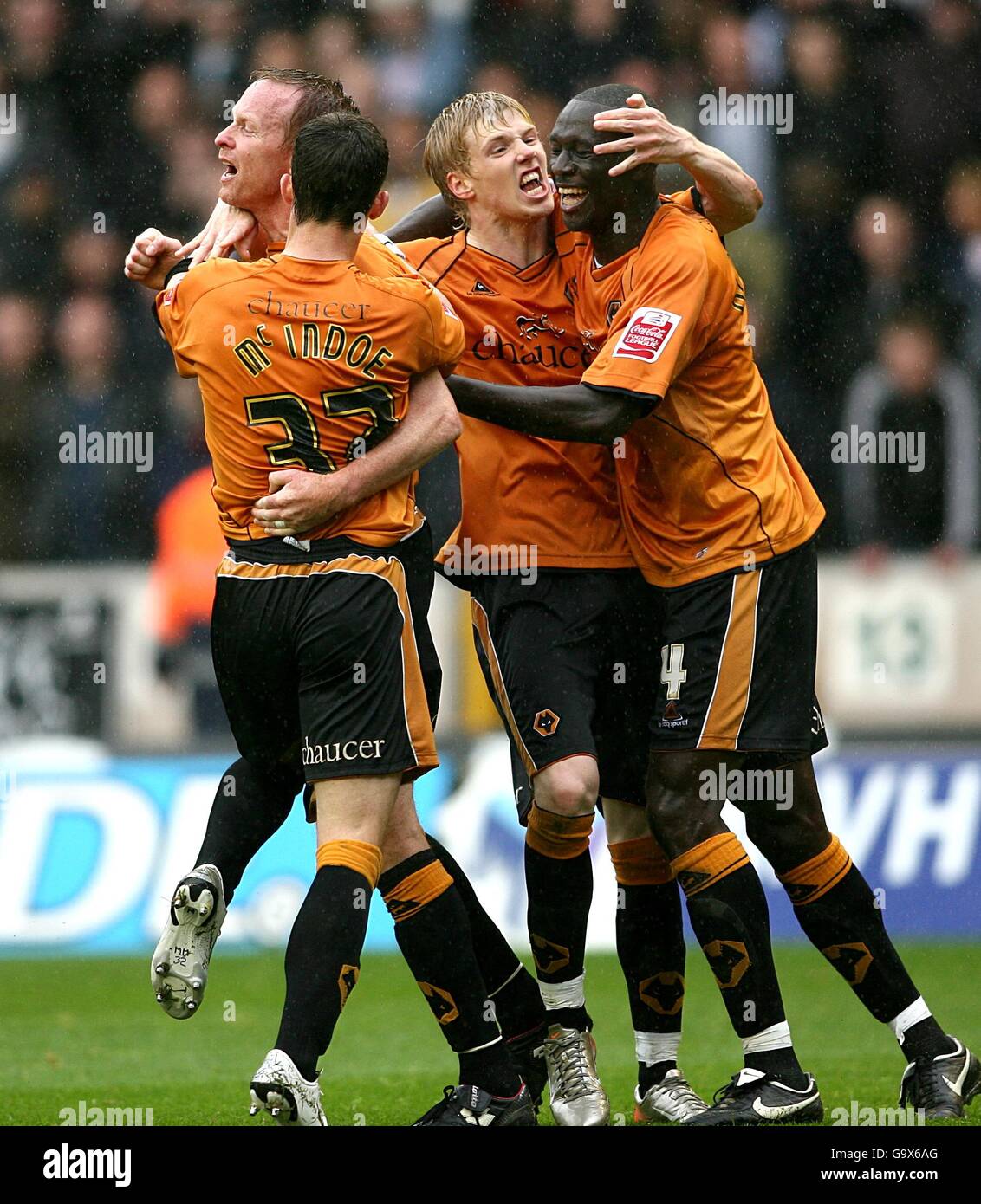 Wolverhampton wanderers jody craddock left celebrates his equalising ...