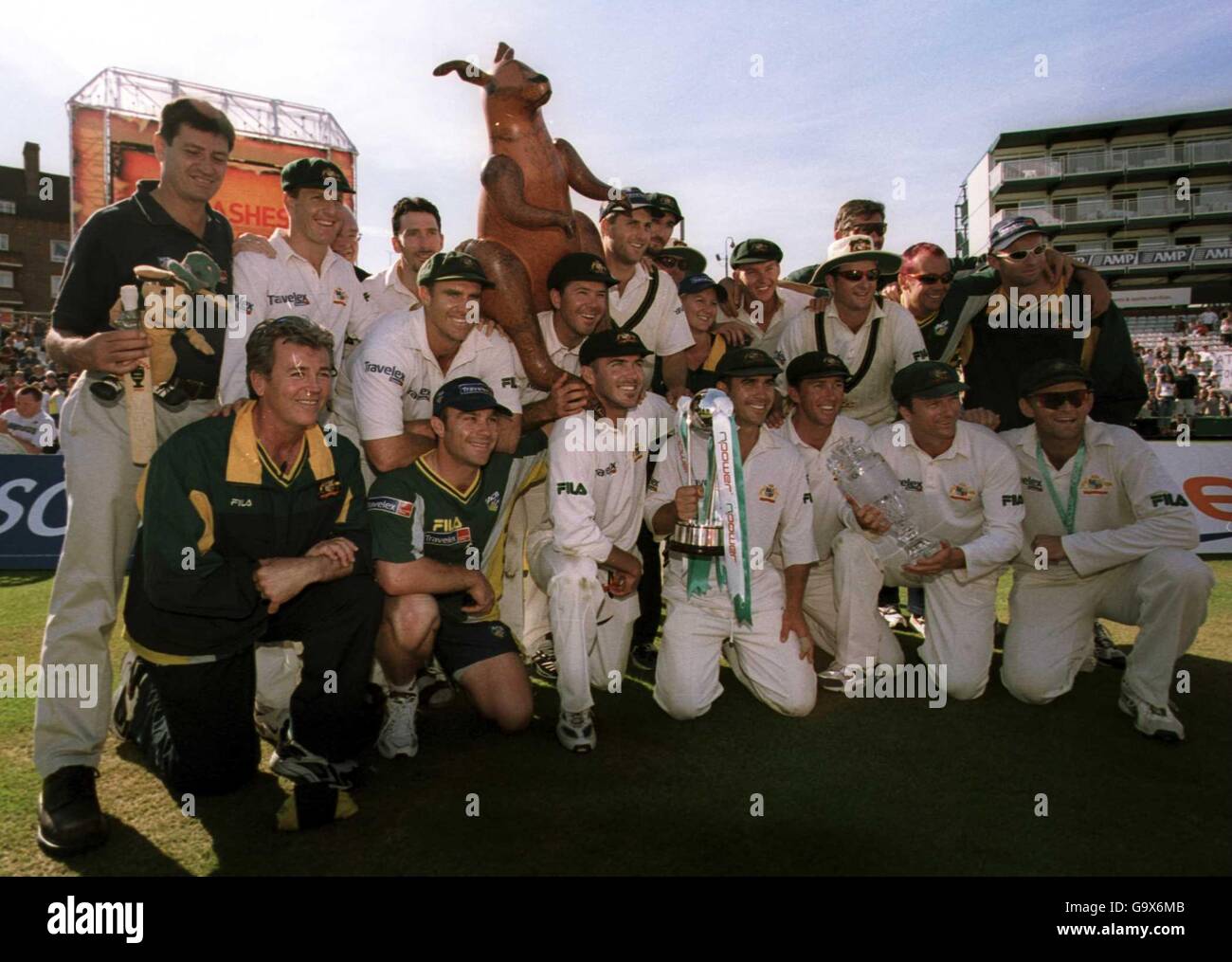 Ashes cricket trophy hi-res stock photography and images - Alamy
