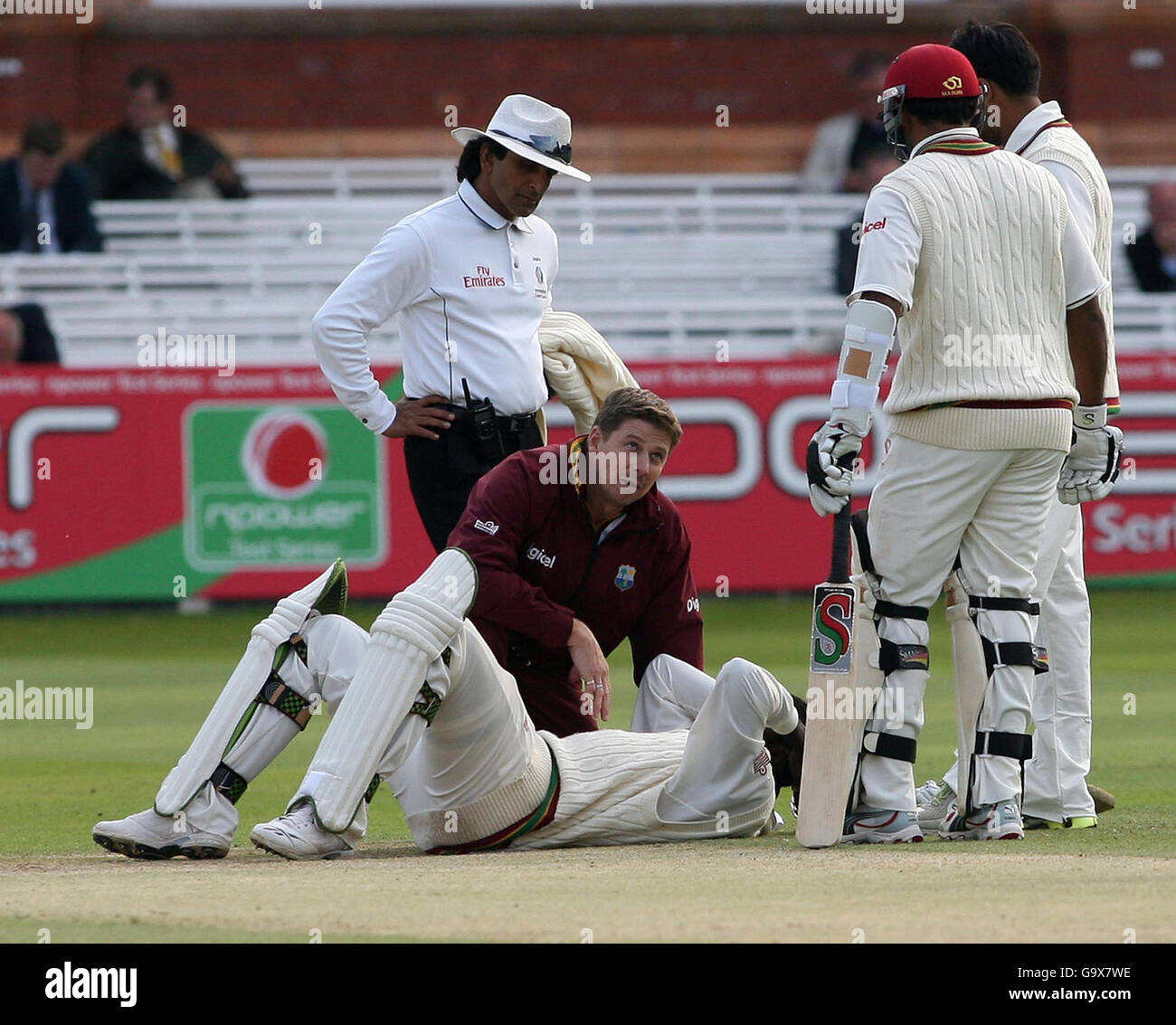 Sport cricket injury lords hi-res stock photography and images - Alamy
