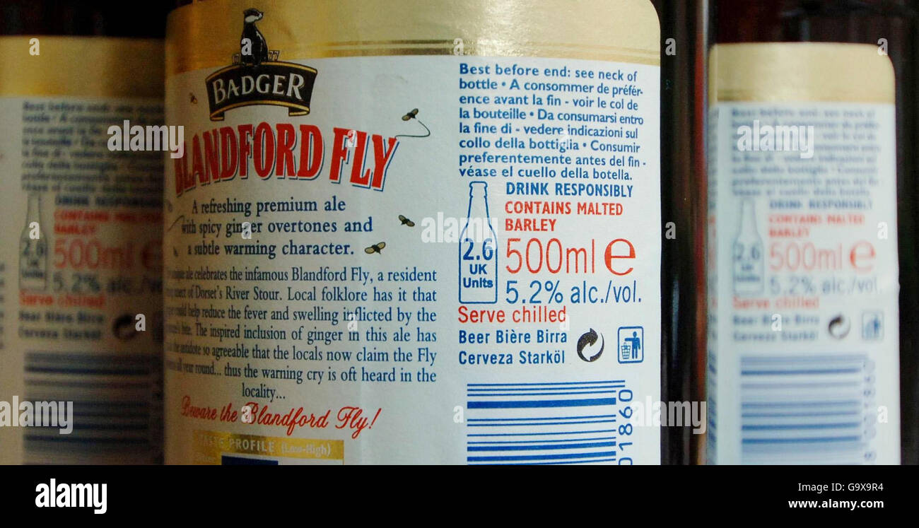 Government health warning for alcoholic drinks hi-res stock photography ...