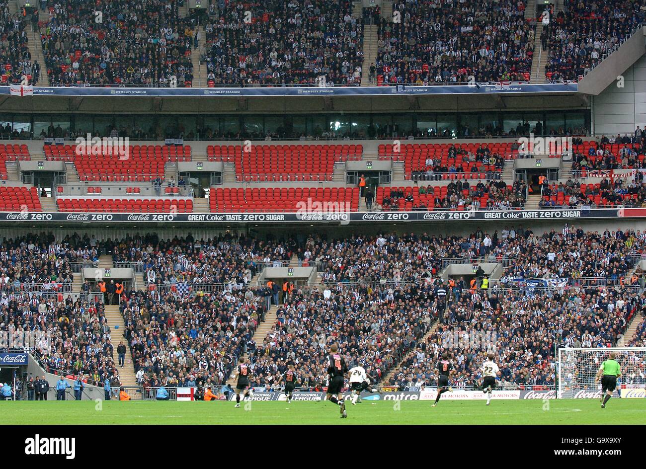 Empty stands football hi-res stock photography and images - Alamy