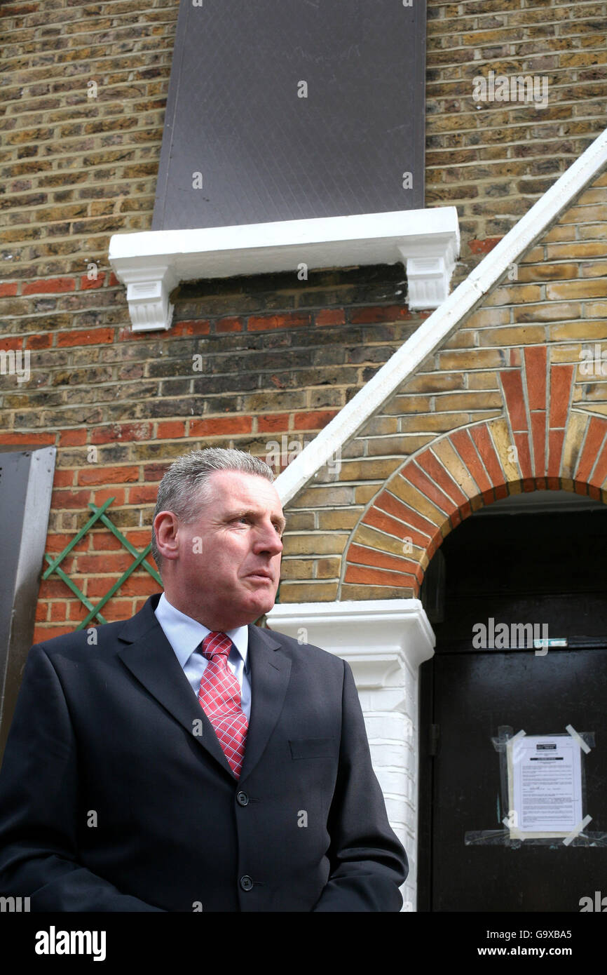 Vernon coaker visits crack house hi-res stock photography and images ...