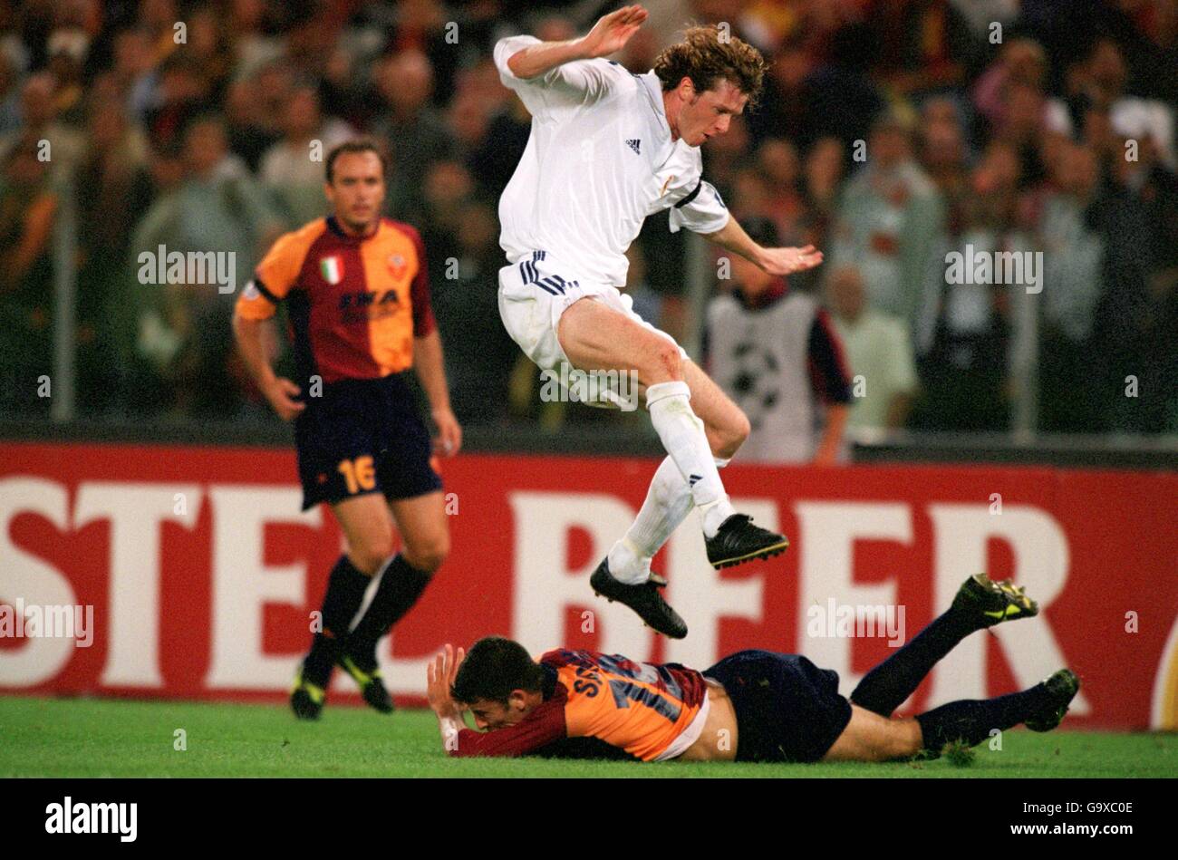 Real madrid v roma walter samuel hi-res stock photography and images ...