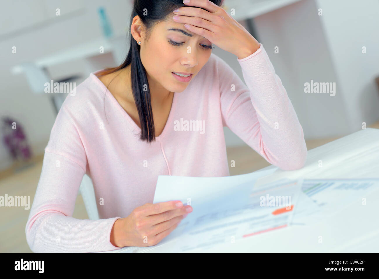 Woman experiencing money problems Stock Photo - Alamy