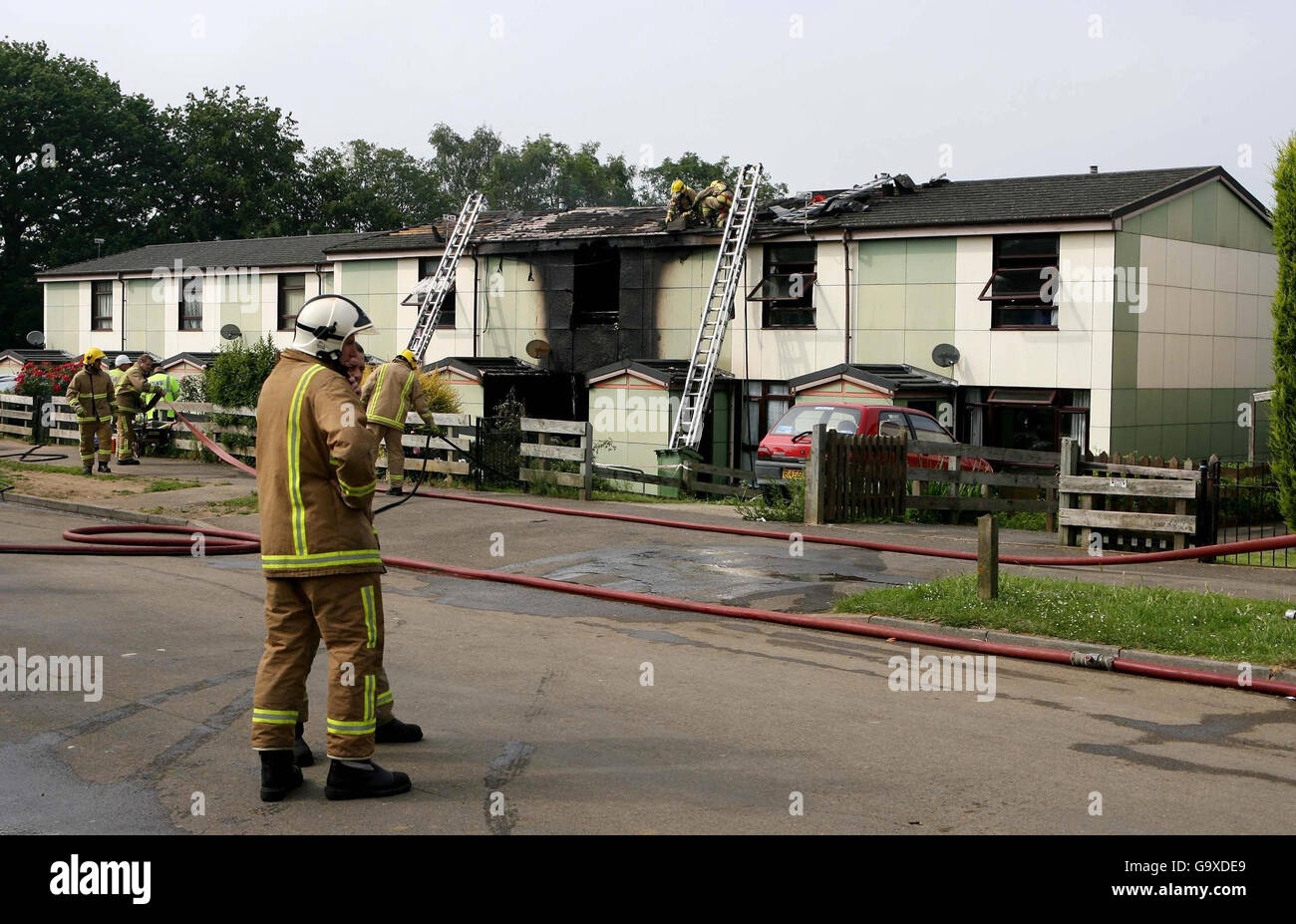 Firemen attend scene house fire in maidstone hi-res stock photography ...