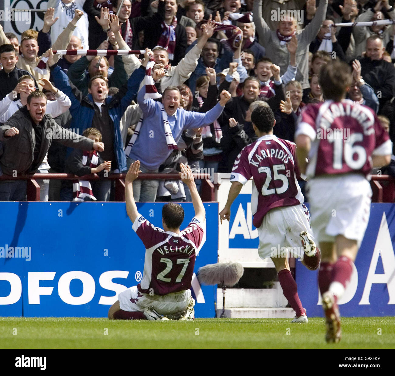 Andrius velicka heart of midlothian hi-res stock photography and images ...