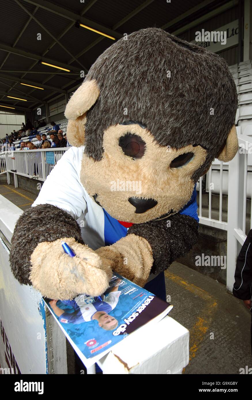 H'angus the monkey hi-res stock photography and images - Alamy