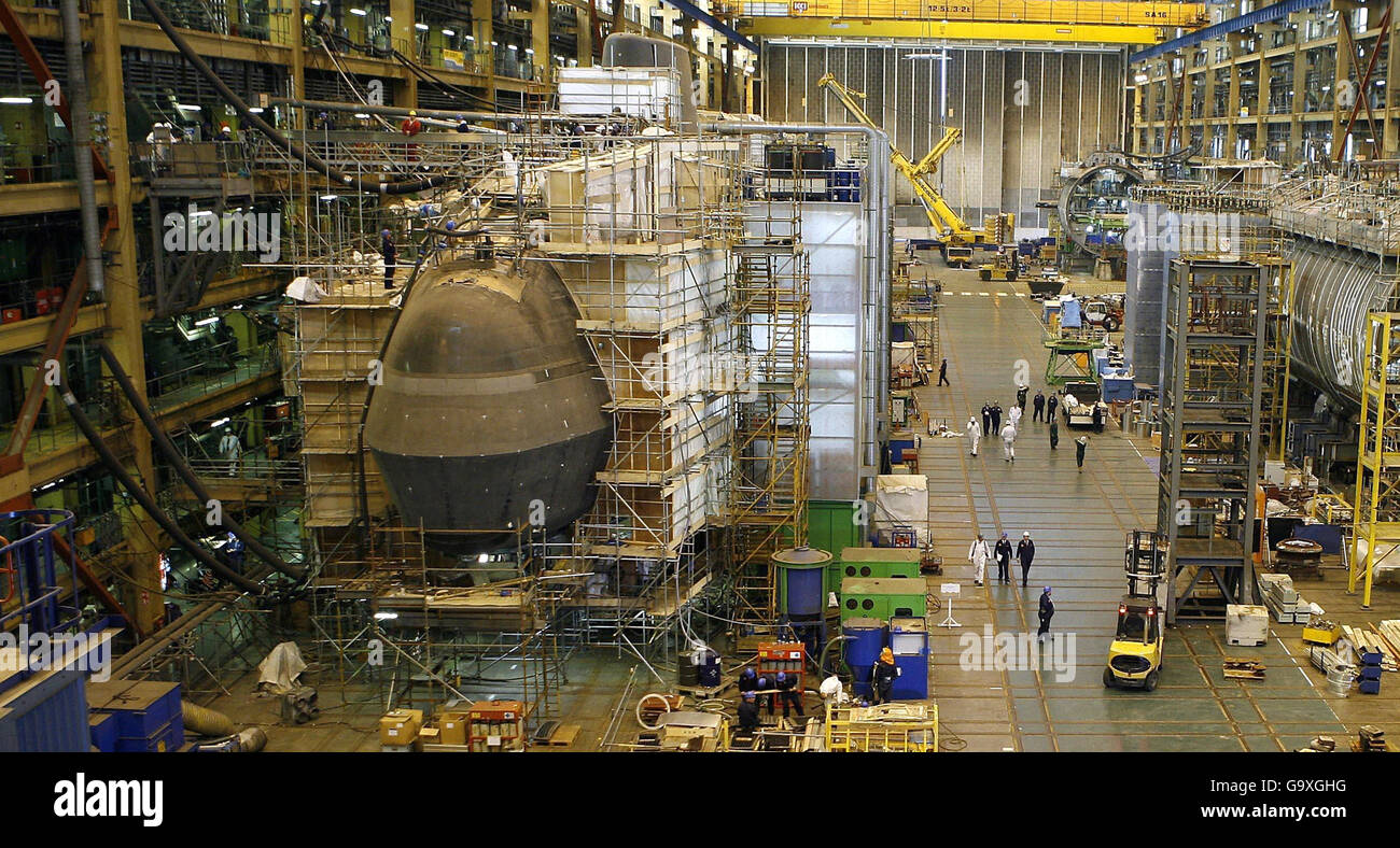 Barrow in furness shipyard hi-res stock photography and images - Alamy