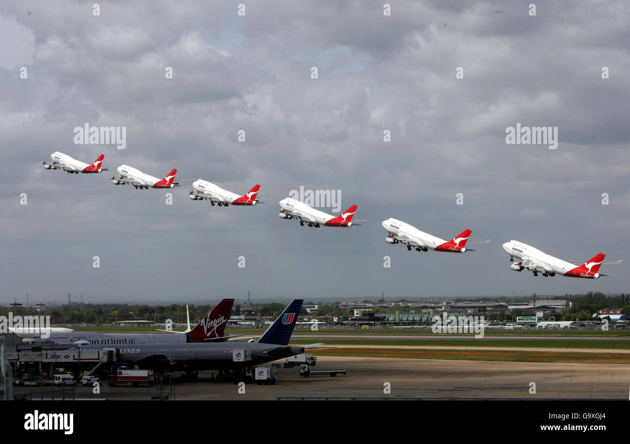 Qantas aircraft hi-res stock photography and images - Alamy
