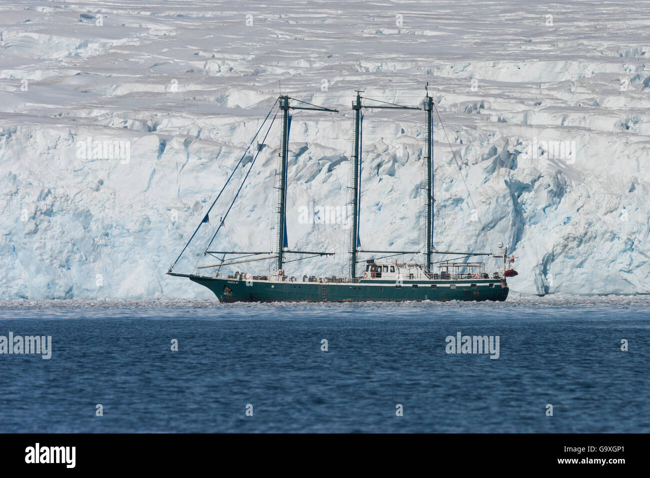 Sedna iv hi-res stock photography and images - Alamy