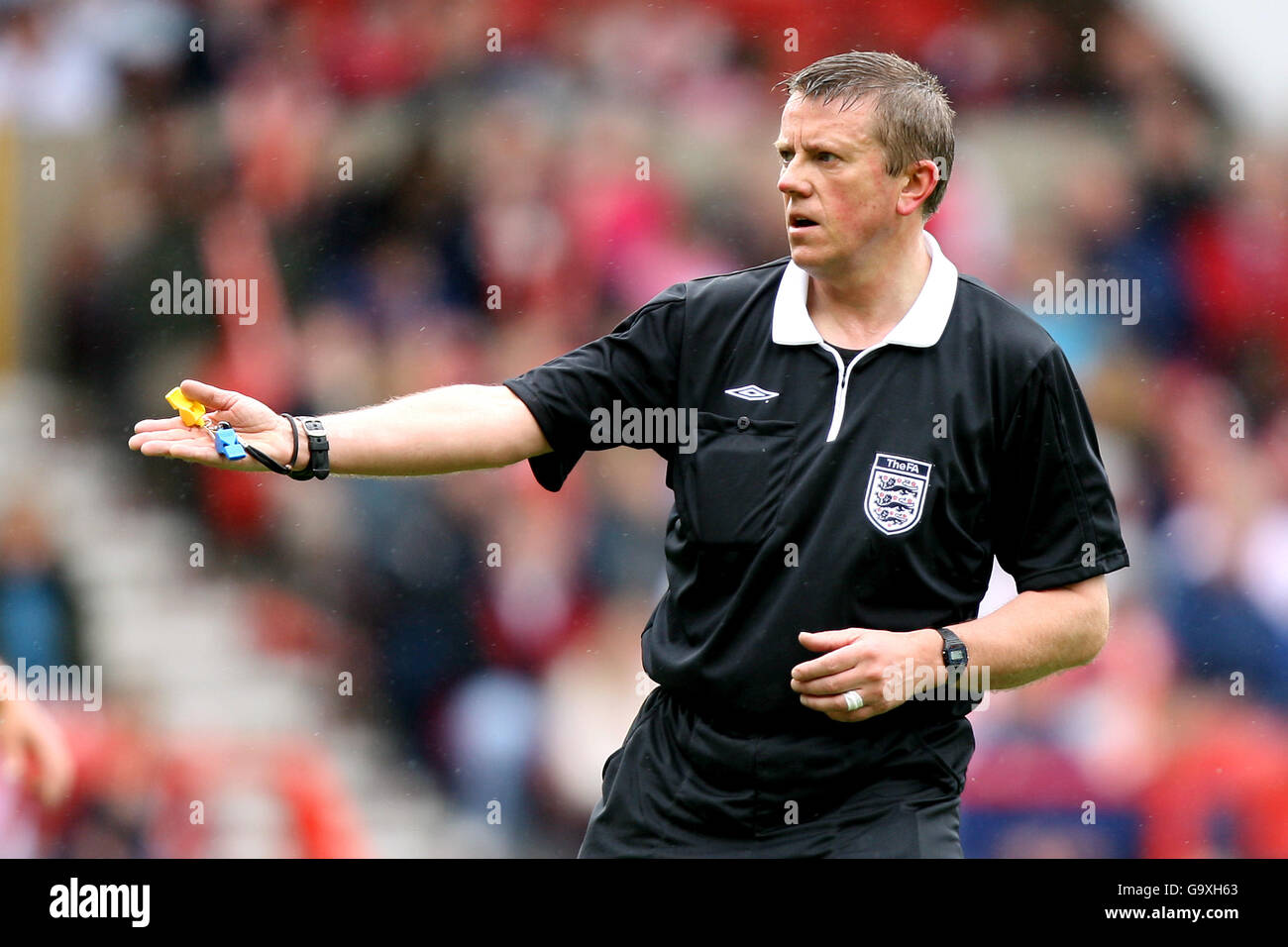 Referee anthony bates hi-res stock photography and images - Alamy