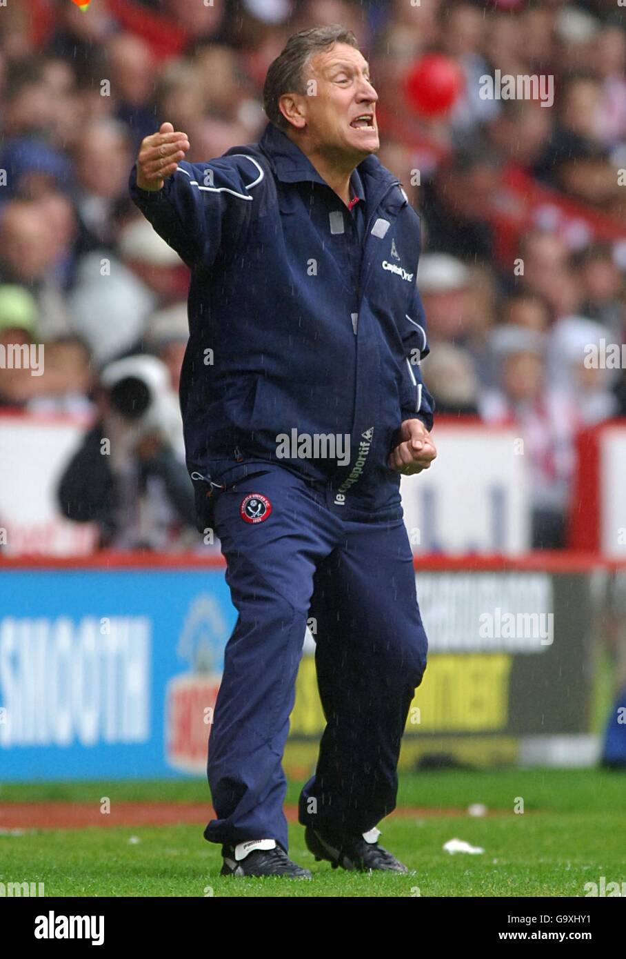Sheffield United manager Neil Warnock urges his side on from the ...
