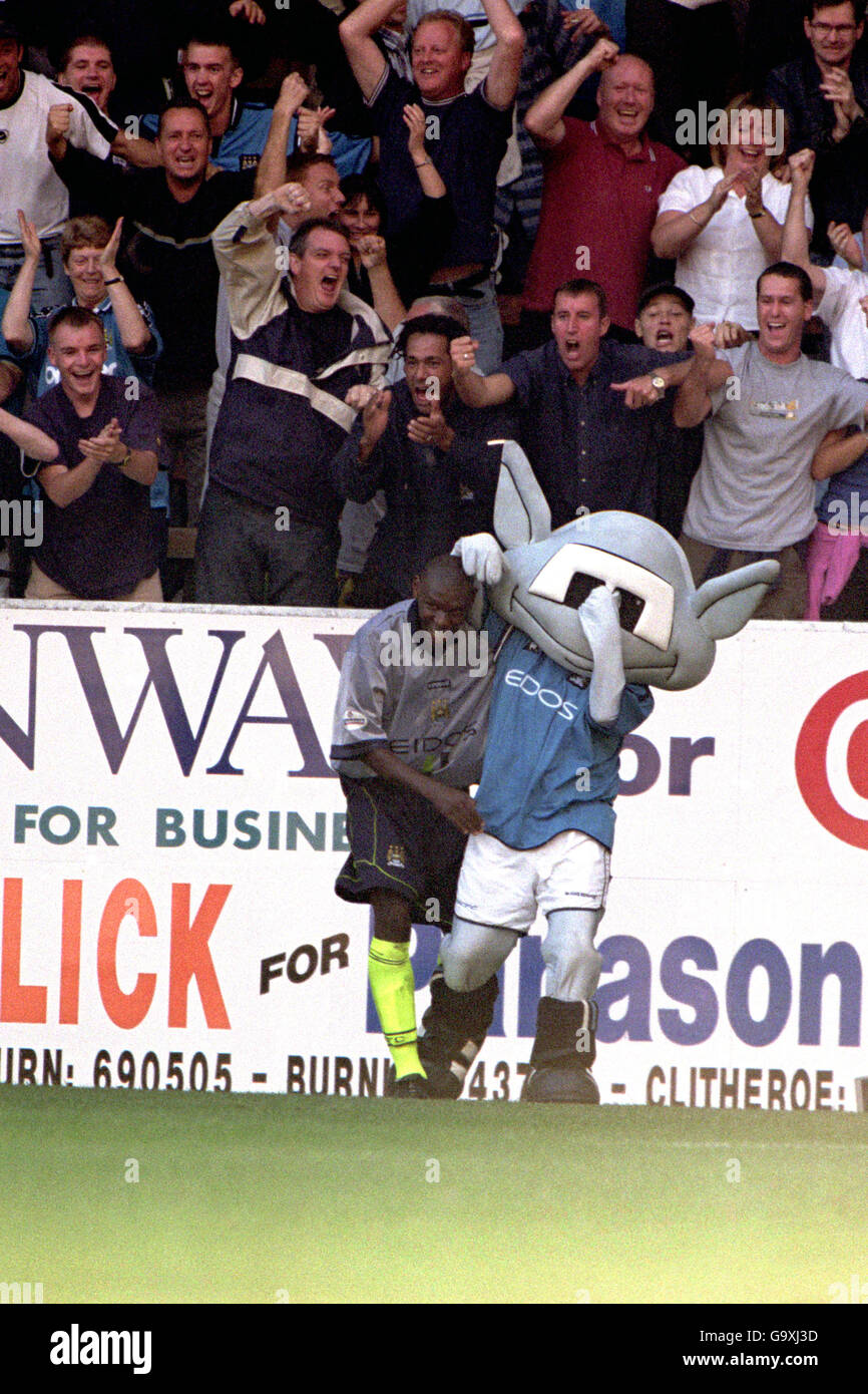 Manchester city mascot moonchester hi-res stock photography and images ...